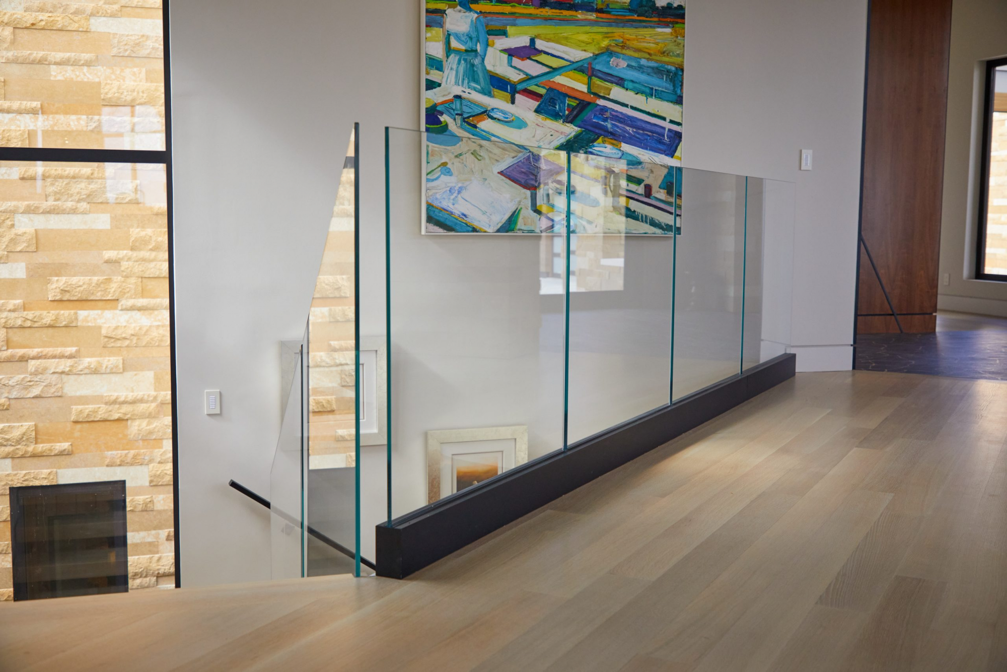 The Advantages of Creating Glass Railings with Aluminum Glass Channel