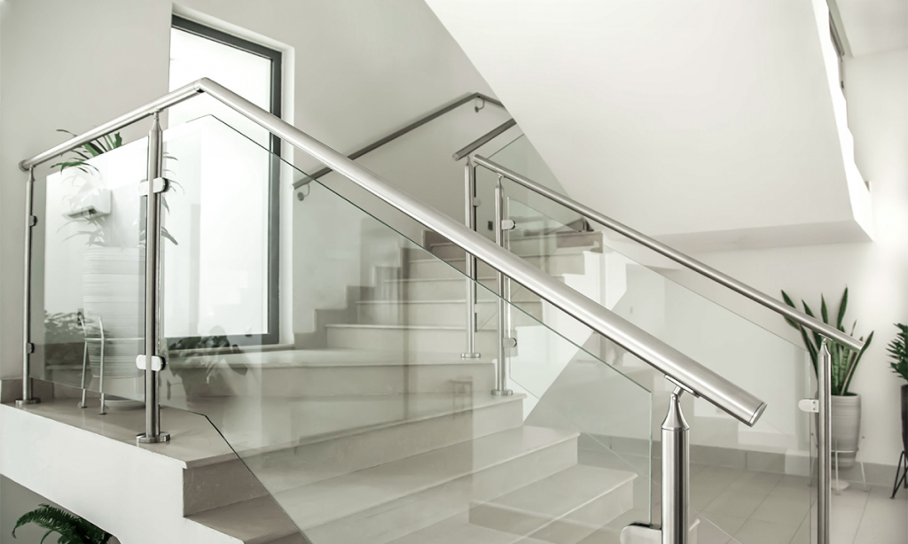 Types of Glass Railings: Exploring Frameless, Semi-Frameless, and Post ...