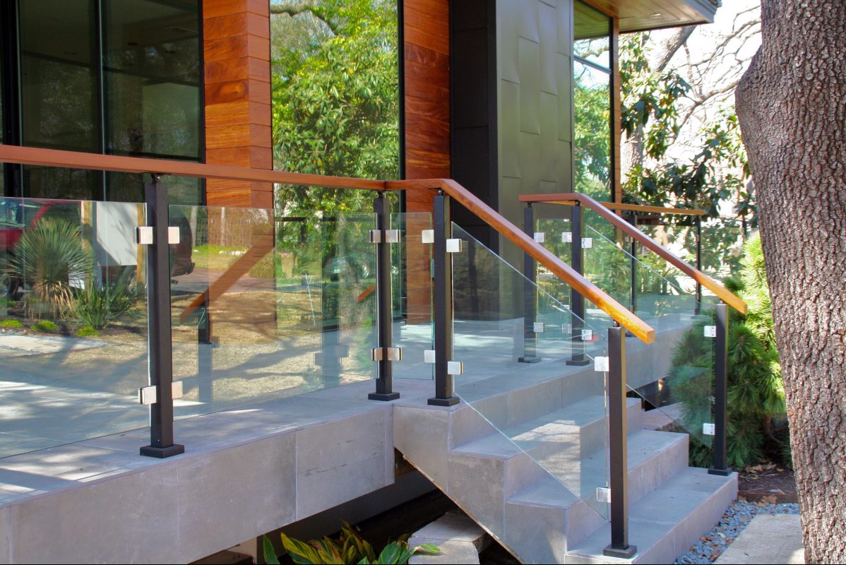 Glass Railings: A Contemporary Touch to Your Outdoor Space